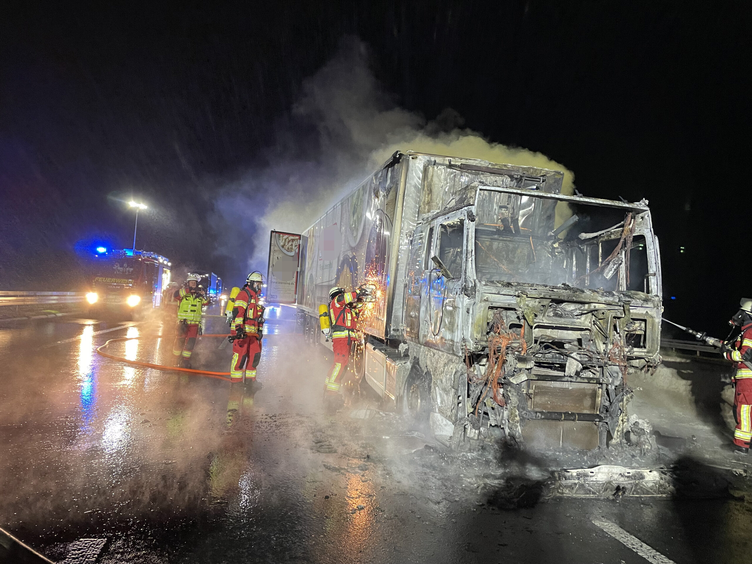 LKW im Vollbrand – Deine Feuerwehr Lengerich in Westfalen